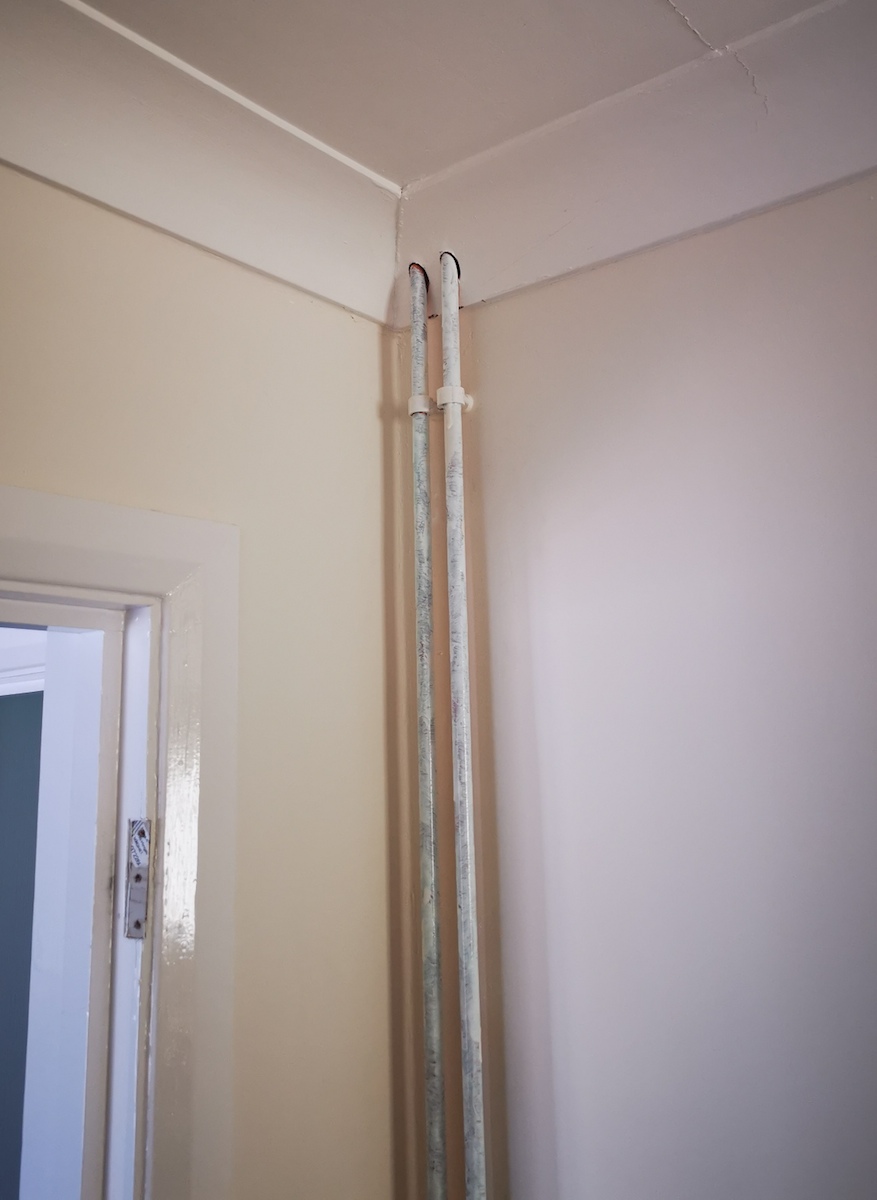 boxing-in-pipework-in-southampton – Hampshire Joinery